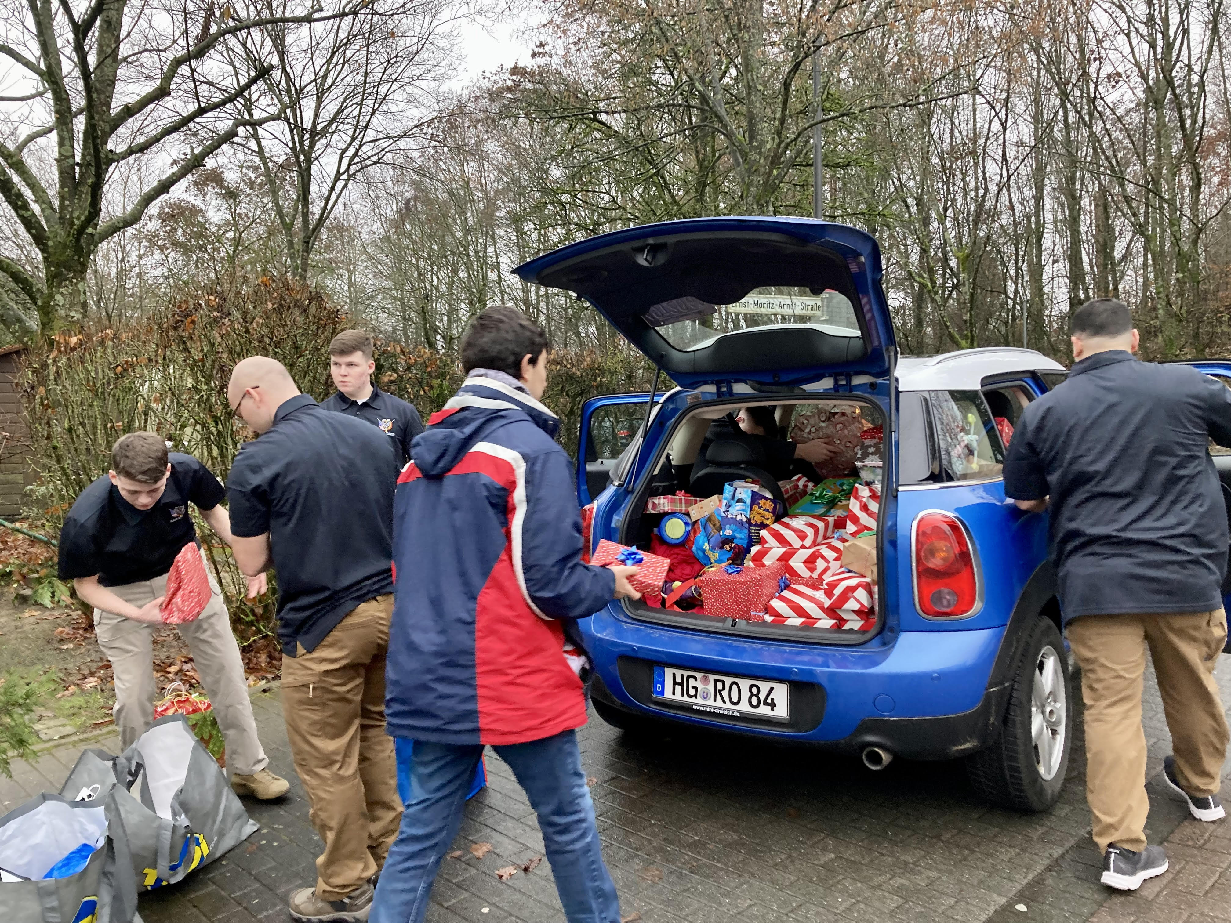 December 2022: Delivering Christmas donations to Refugee Shelter in ...